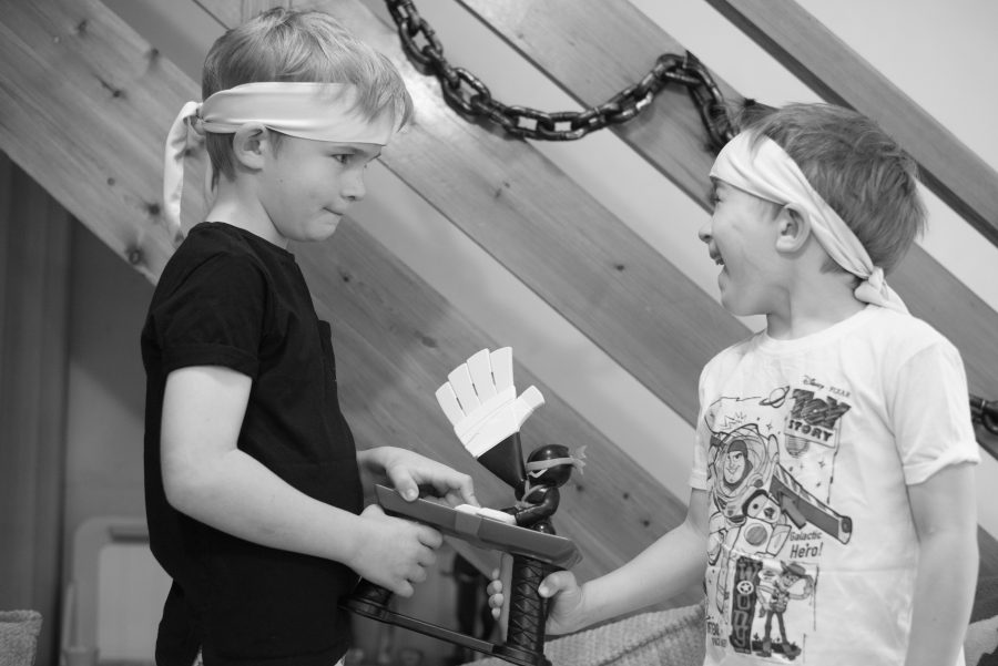 ARE YOU FAST ENOUGH? SLAP NINJA - Keep Up With The Jones Family