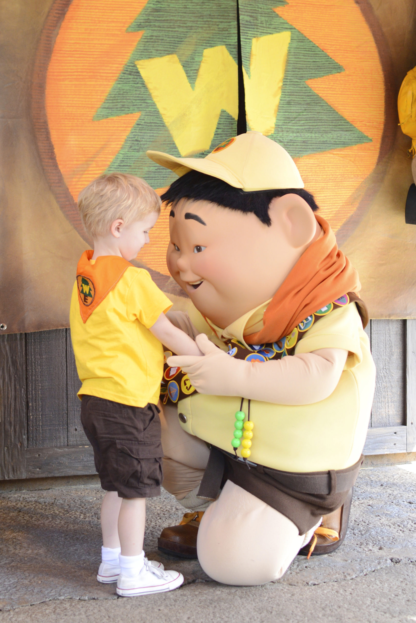 MEETING RUSSELL AND DUG FROM DISNEY AND PIXAR’S UP! – Keep Up With The ...