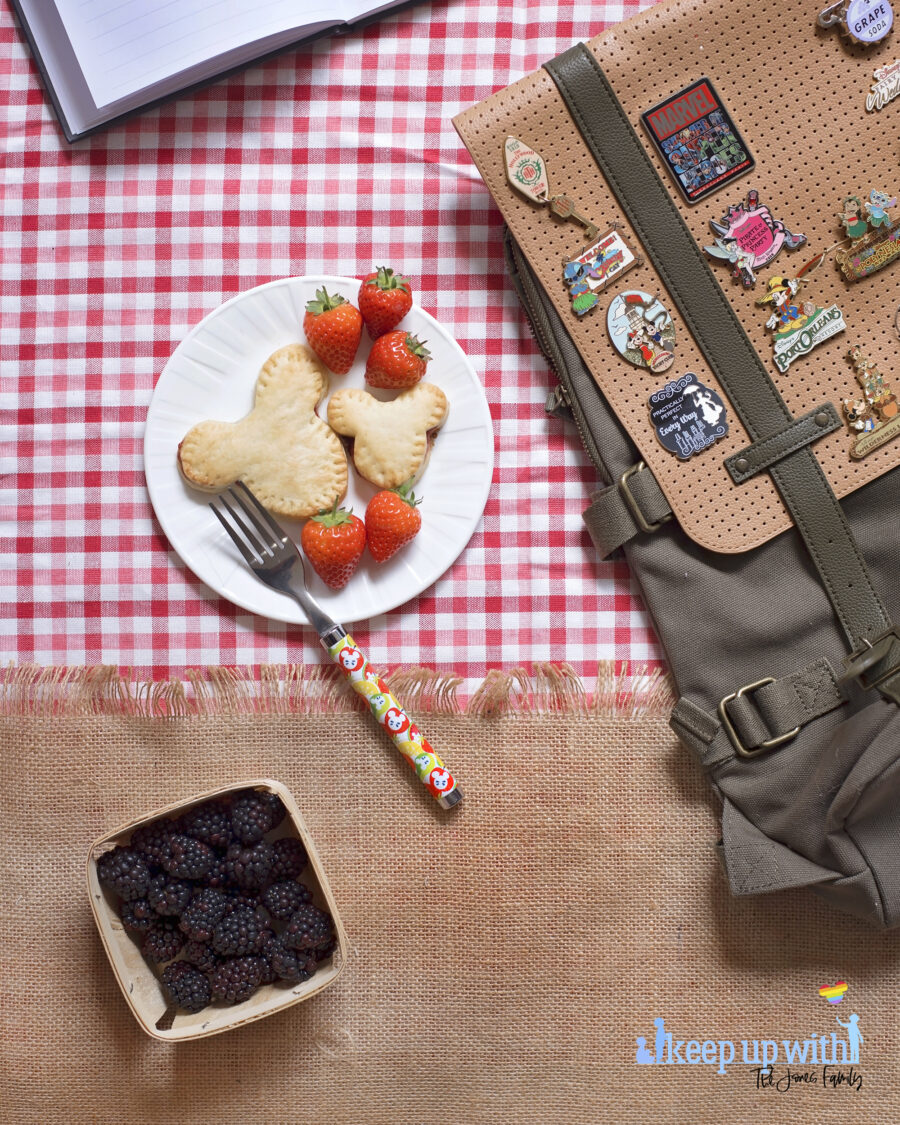 Strawberry Mickey Mouse Pies – Keep Up With The Jones Family
